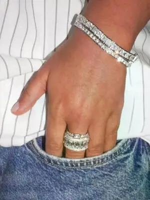IZABEL DISPLAY Ring