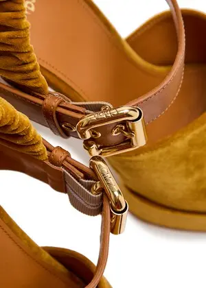 Chloé Aria Suede Platform Sandals - Gold