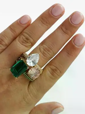 IZABEL DISPLAY Mega Drop Pear-cut Pavé Ring - White