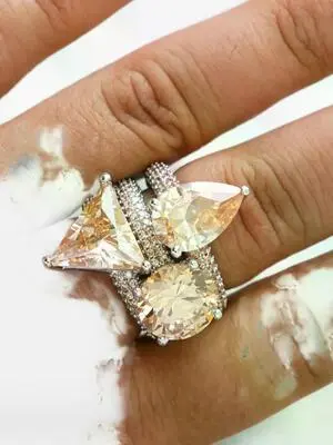 IZABEL DISPLAY Mega Drop Ring - Silver