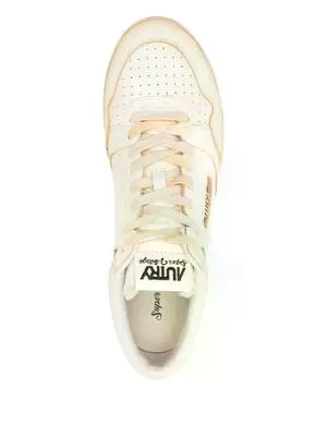 AUTRY Medial Stripe Leather Sneakers