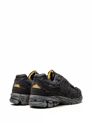 NEW BALANCE 2002r Distressed Sneakers - Black