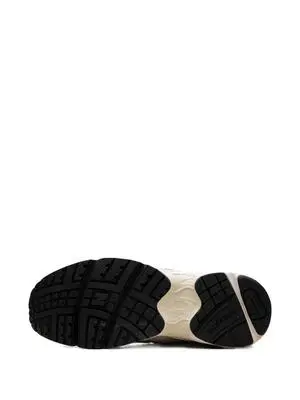 NEW BALANCE 725v1 Sneakers - Neutrals