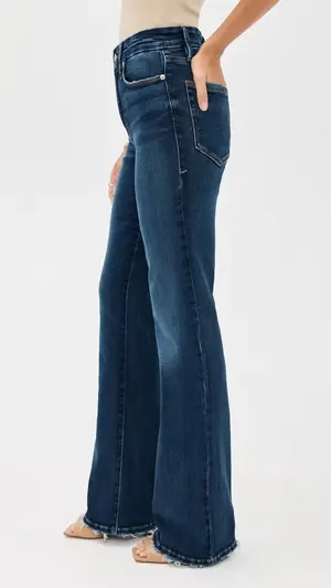 Good American Classic Bootcut Jeans