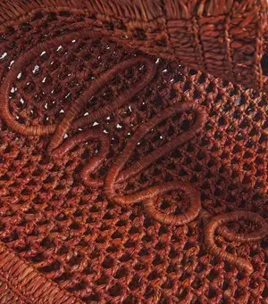 Chloé Raffia Summer Banana Tote - Brown
