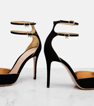 GIANVITO ROSSI 95 Suede Pumps
