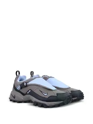 Nike Slip-on Sneakers