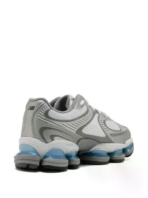 NEW BALANCE 2000 Sneakers - Grey