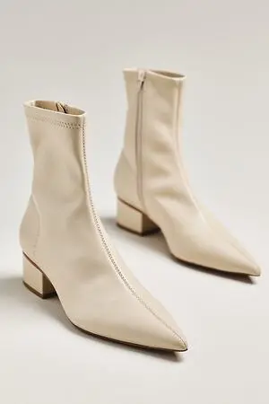 SILENT D Short Kali Ankle Boots - Ivory