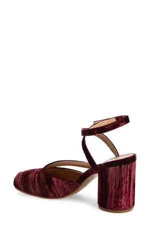 MAISON MARGIELA Tabi Ankle Strap Pumps