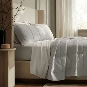 BOLL & BRANCH Signature Handstitched Quilt