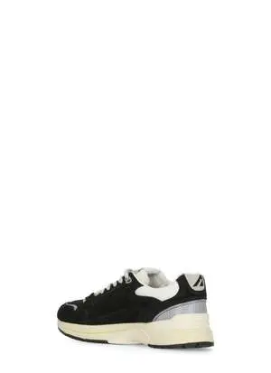 AUTRY Pebbled Leather Sneakers - Black