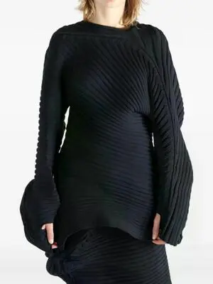 Issey Miyake Asymmetric Hem Sweater