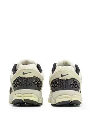 Nike Zoom Vomero 5 Trainers - Neutrals