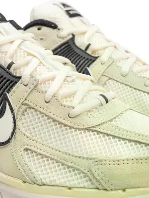Nike Zoom Vomero 5 Trainers - Neutrals