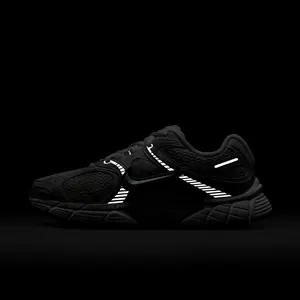 Nike V5 Rnr Sneakers With Reflective Details