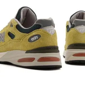 NEW BALANCE 991v2 Sneaker - Green