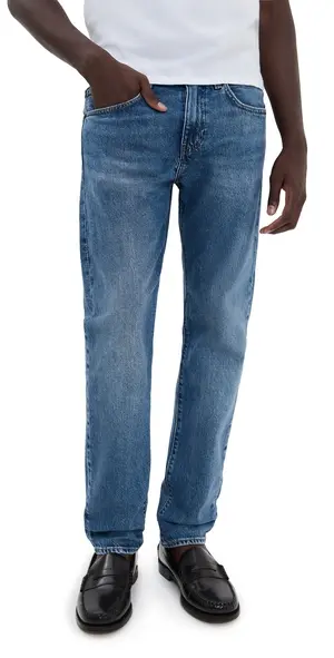 LEVI'S 502 Taper Jeans - A Step Ahead