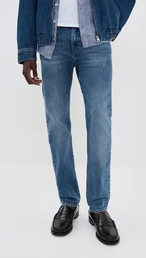 LEVI'S 502 Taper Jeans - A Step Ahead