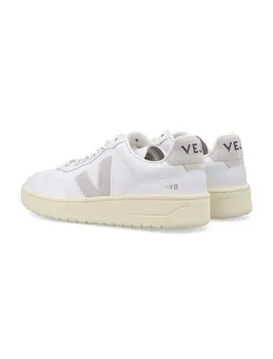 VEJA V-90 Sneakers