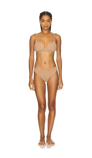 SKIMS Fits Everybody Crossover Bralette In Beige - Sienna