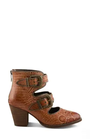 SPRING STEP SHOES Notched Booties - Camel