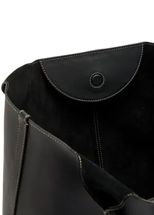 TOD'S Leather Tote Bag - Black