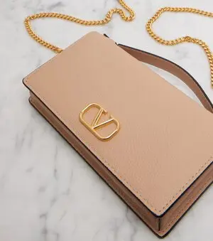 Valentino Garavani Vlogo Leather Wallet On Chain - Beige