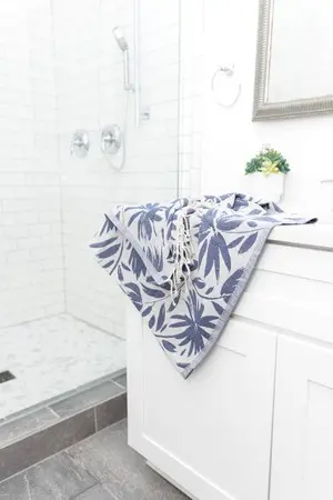 INFUSEZEN Whimsical Flower Organic Turkish Towel - Navy