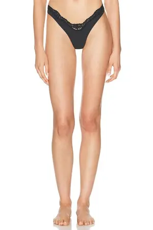 SKIMS Fits Everybody Lace Dip Thong In Black - Onyx