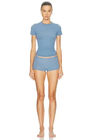 SKIMS Fits Everybody Short Sleeve T-shirt - Arctic