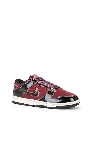 Nike Dunk Low Retro Se - Dark Team Red  Solar Red  Black  & Silt