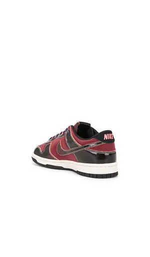 Nike Dunk Low Retro Se - Dark Team Red  Solar Red  Black  & Silt