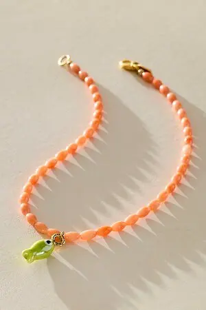 LOGAN TAY Beaded Necklace With Fish Charm - Coral/green