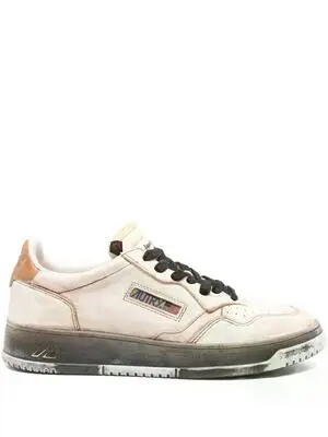 AUTRY Medalist Distressed Leather Sneakers