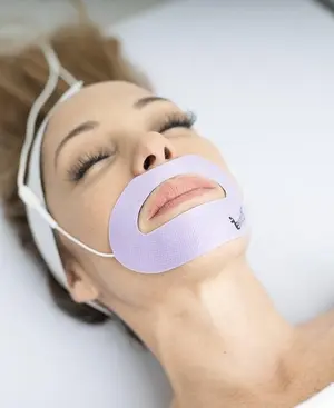 7E WELLNESS Conductive Lip Mask For Myolift