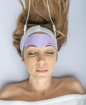 7E WELLNESS Conductive Forehead Mask