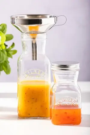 KILNER Juice And Sauce Glass Bottle