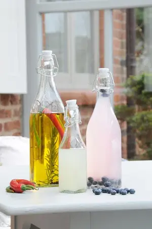 KILNER Square Swing Top Bottle