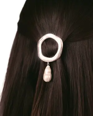 Ettika Cultured Freshwater Pearl Circle Barrette - Silver