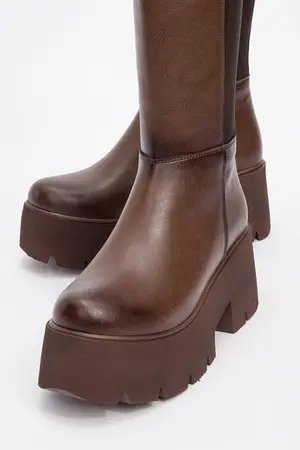PROLOGUE SHOES Solo Platform Boots - Brown Faux Leather