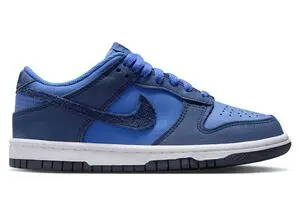 Nike Dunk Low Sneakers