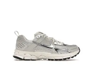 Nike Zoom Vomero 5 Chrome Sneakers