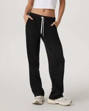 Vuori Sedona Straight Leg Sweatpant Shorts