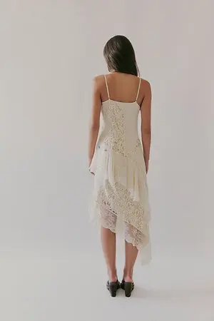 NIGEL PRESTON Lace-adorned Midi Slip Dress - Cream
