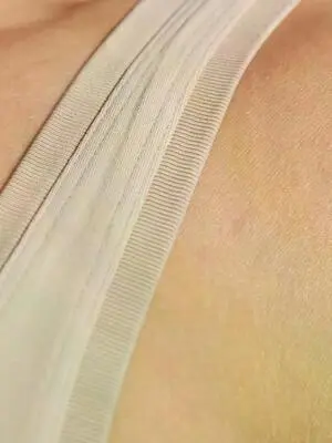 Hanro Seamless Scoop-neck Crop Top - Neutrals