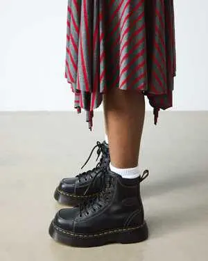 Dr. Martens Buzz 8-eye Boots