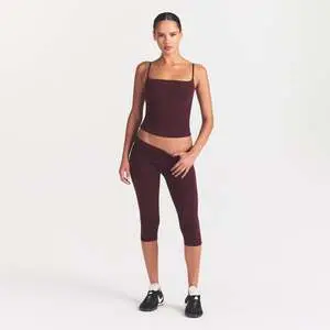 SKIMS Foldover Capri In Cotton Jersey - Currant