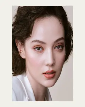 CLE DE PEAU BEAUTE Translucent Loose Powder - Light Medium