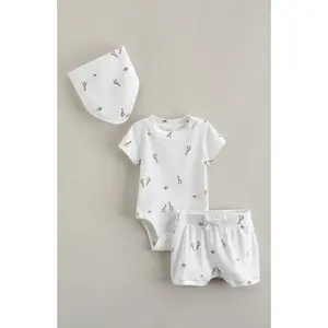 Nordstrom Romper, Bib, And Shorts Set - White Giraffes